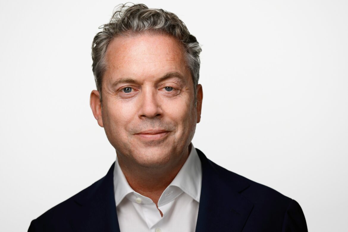 Dr Chris Laing appointed as new UCLPartners Chief Executive Officer ...